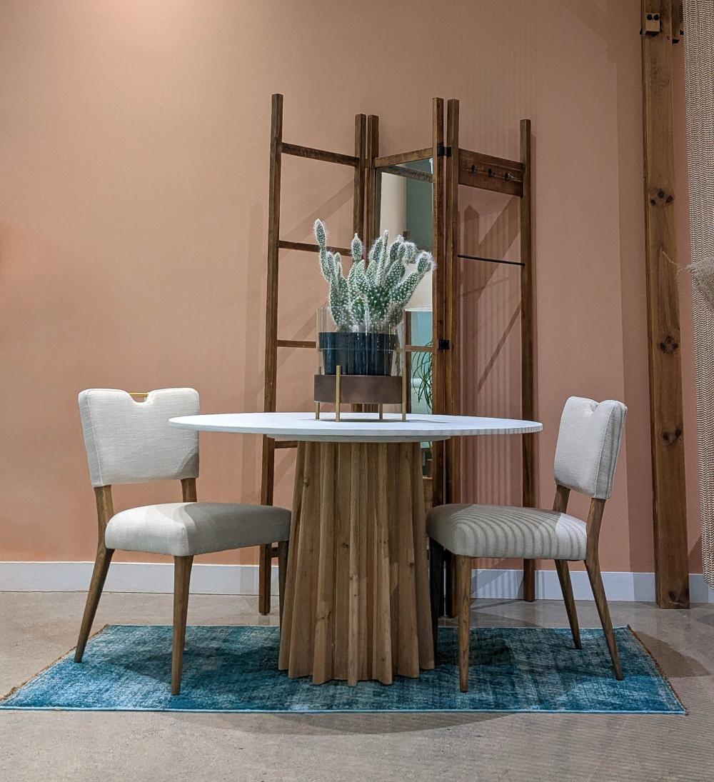 Channel Fluted Pedestal Base Round Dining Table Oak Wood Natural Finis ...