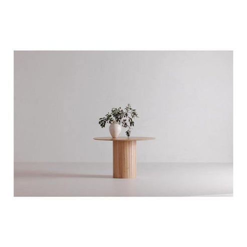 Ribbed Base Pillar Solid Oak Wood Round Dining Table Natural Finish 48 ...