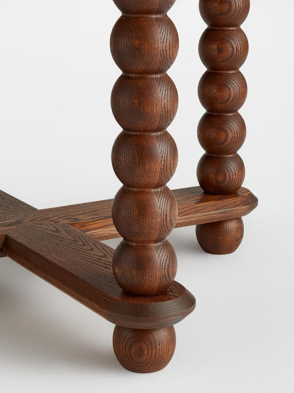 Vintage Inspired Carved Ball Spool Leg Round Dining Table Warm Brown S ...